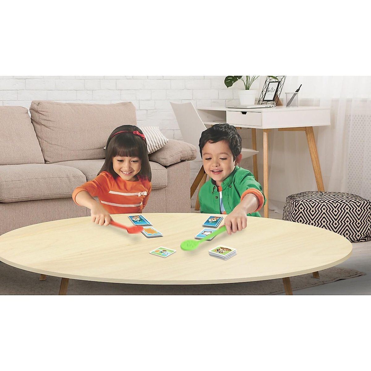 Mattel Games WHAC-A-MOLE Match-A-MOLE Kids Card Matching Game with Mole Smackers for 2 to 3 Players 5 Year Old & Up