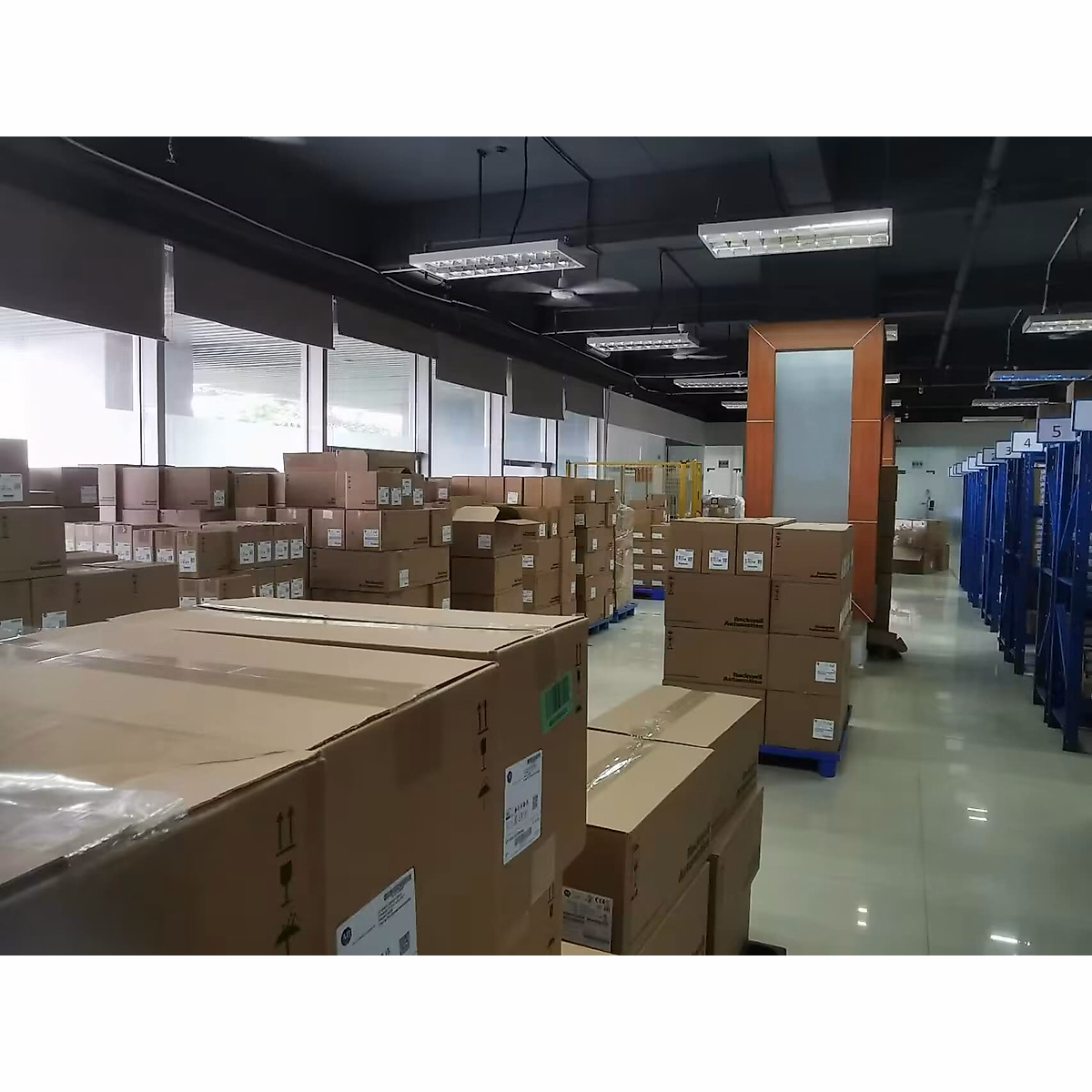 2711P-RDT10C PanelView Plus 1000 Touch Screen Display Module 2711PRDT10C Sealed in Box 1 Year Warranty Fast Shipment Black