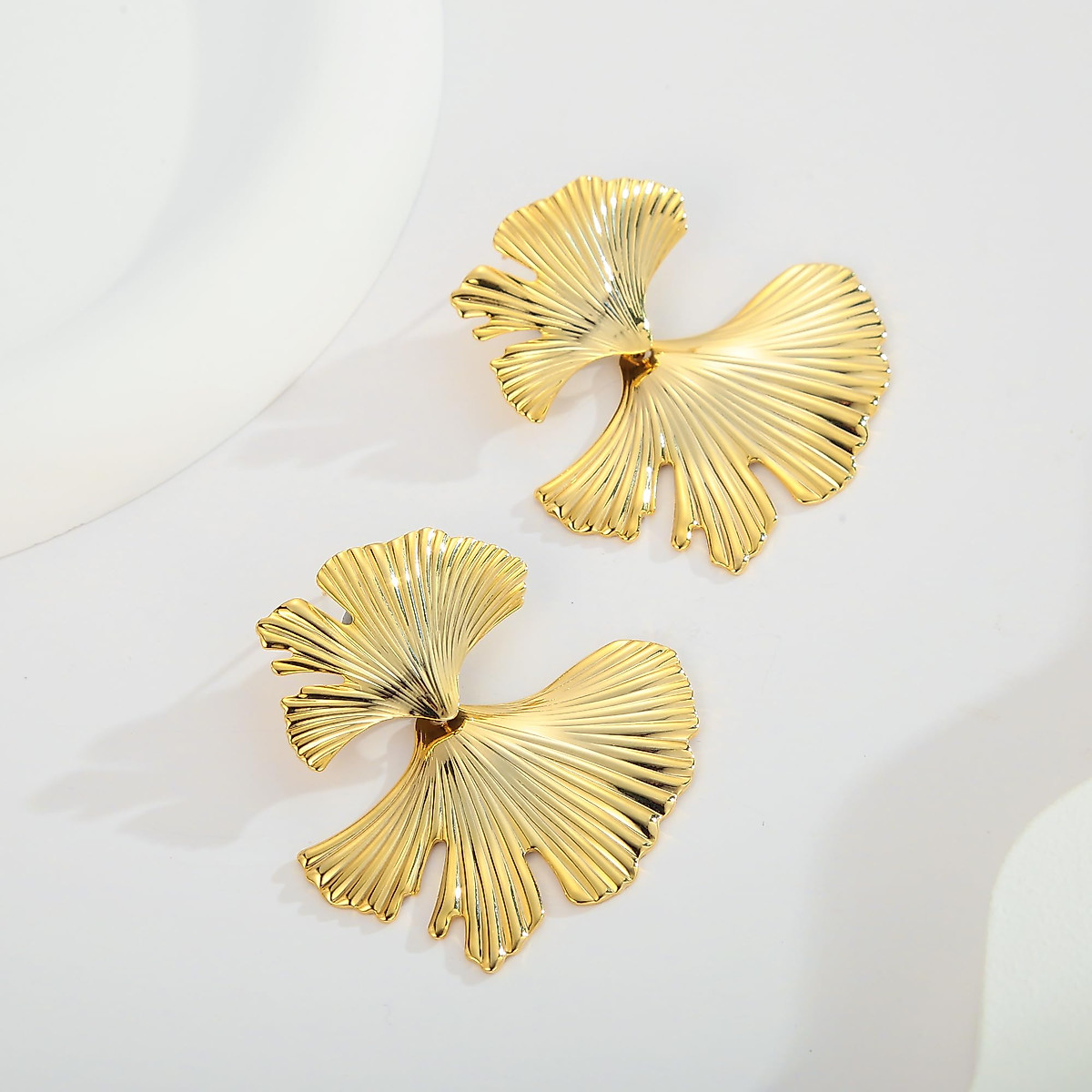 WOWORAMA Gold Ginkgo Leaf Earrings for Women Bohemian Large Geometric Statement Earrings Boho Big Plant Leaf Drop Earring