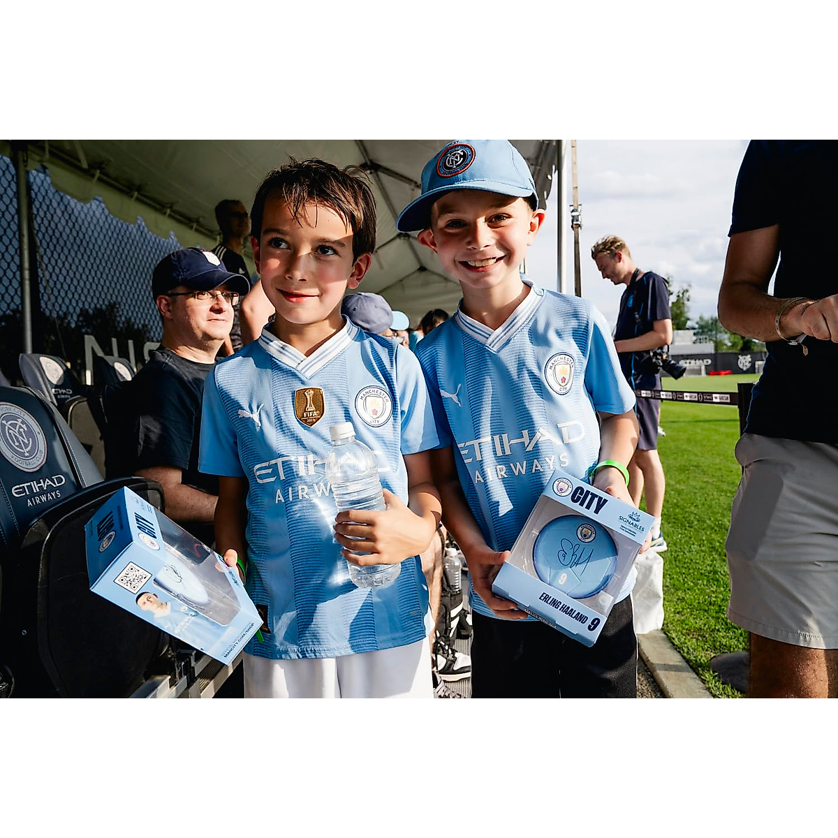 Signables Premium - Man City Erling Haaland - Digitally Autographed Sports Memorabilia - Small Signed Sports Collectible Figurines - Unique Football Figures