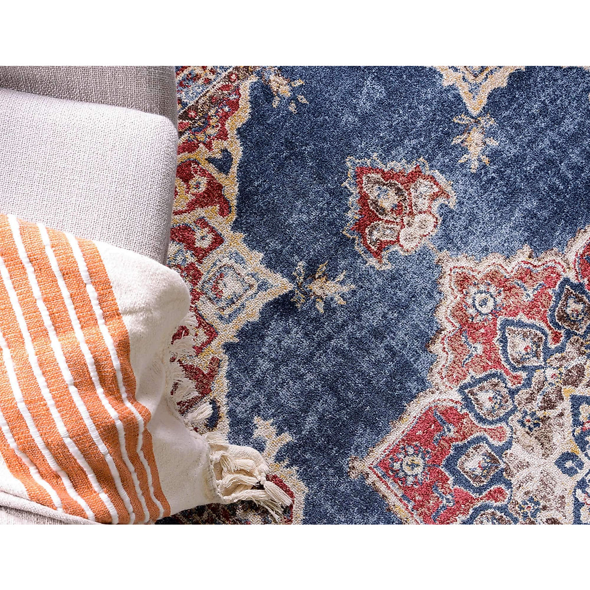 Unique Loom Utopia Collection Traditional Classic Vintage Inspired Area Rug with Warm Hues, 5' 1" x 8' Rectangle, Dark Blue/Beige