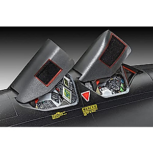 Revell 04967 Lockheed SR-71 Blackbird 1:48 Scale Model Kit, Unvarnished
