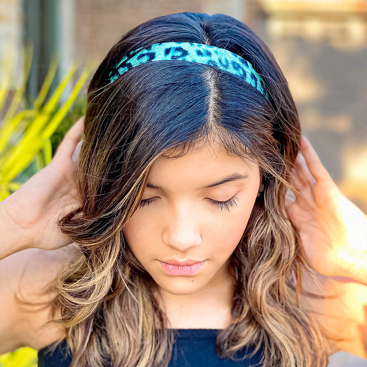 FROG SAC 4 Cheetah Headbands for Girls, Reversible Nonslip Velvet Leopard Print Headband Pack, Elastic Leopard Headbands for Women, Cute Animal Print Hair Accessories for Teens