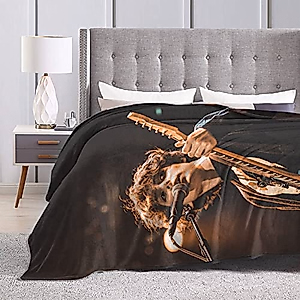 MEROHORO Finn Wolfhard Throw Blanket, Air-Conditioning Blanket, Super Soft & Comfy Flannel Fleece Blanket, Lightweight Cozy Microfiber Anti-Pilling Plush Blanket for Sofa Chair, Bed, Couch (3 Sizes)