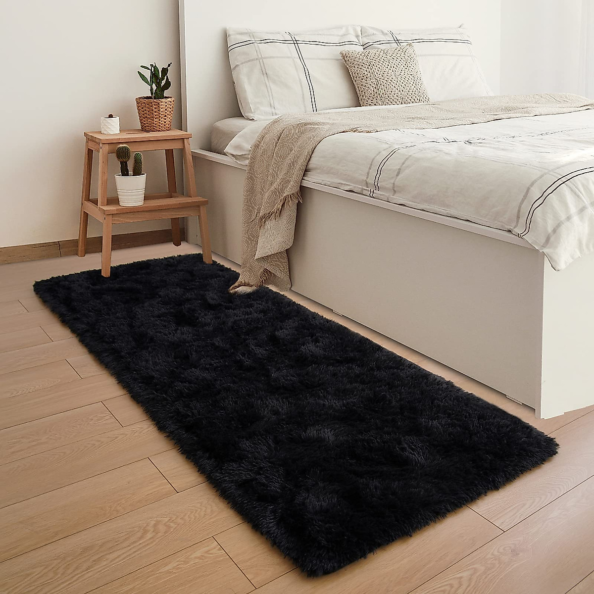 YJ.GWL Fluffy Runner Rug for Bedroom Living Room Soft Shag Rugs 2x6 Feet, Black Plush Carpet Non Slip for Nursery Dorm, Fuzzy Bedside Rug for Kids Boys Girls Room Home Decor