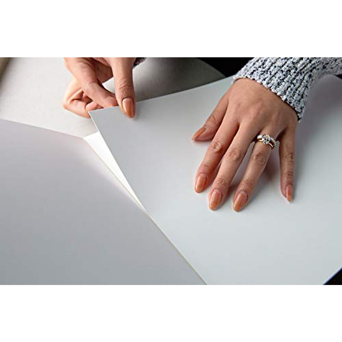 Strathmore 200 Series Sketchbook, Tape Bound Pad, 9x12 inches, 100 Sheets (50lb/74g) - Artist Paper for Adults and Students - Graphite, Charcoal, Pencil, Colored Pencil