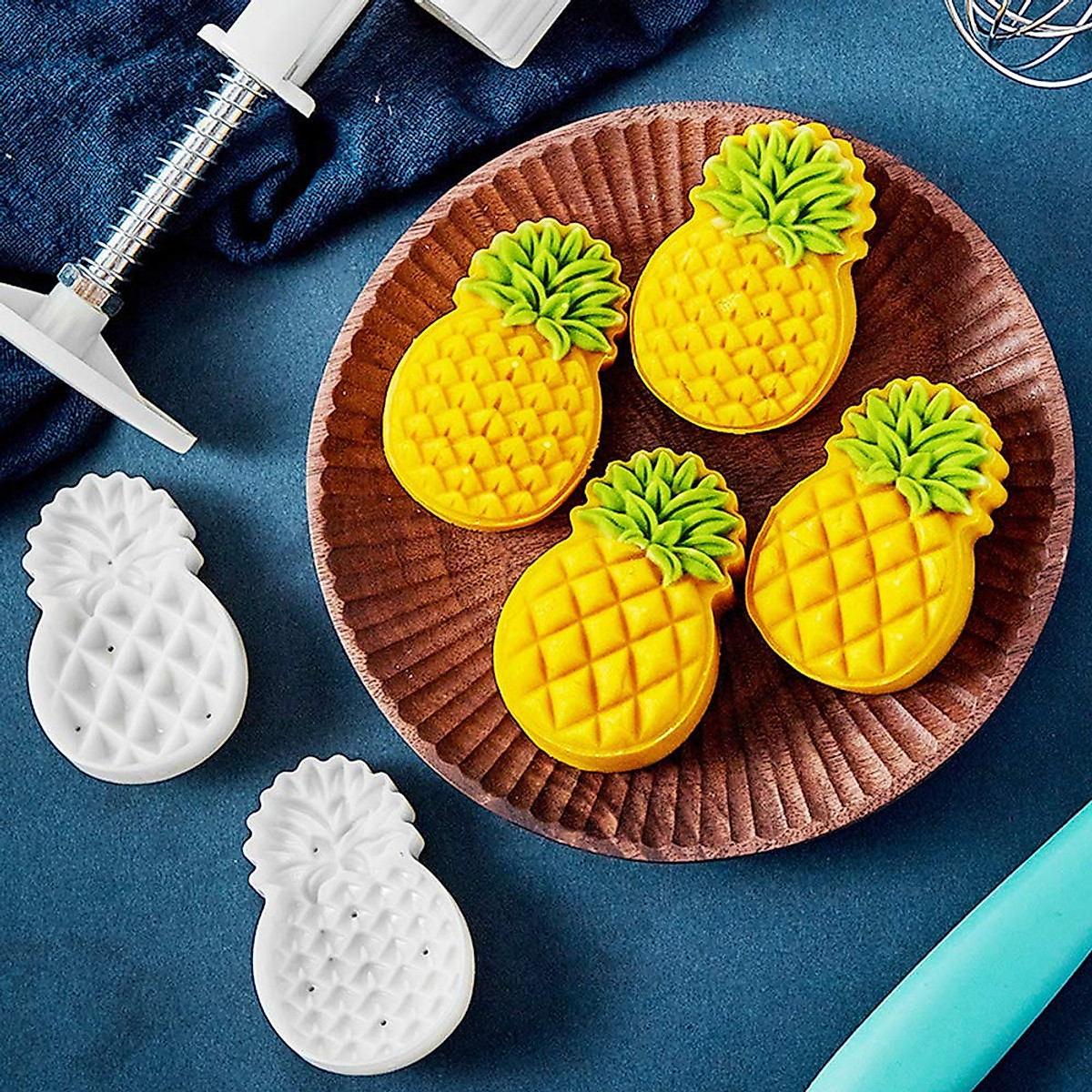 Plastic Mooncake Mold Pineapple Lotus Stamp Hand Press Moon Cake Mould Pineapple Mooncake Cookie Cutter Bakeware Tools