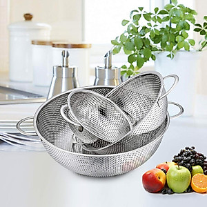 P&P CHEF Colander Set of 3, Stainless Steel Micro-Perforated Colanders Strainers for Draining Rinsing Washing, Ideal for Pasta Vegetables Fruits, Heavy Duty & Dishwasher Safe - 1/3/5 Quart