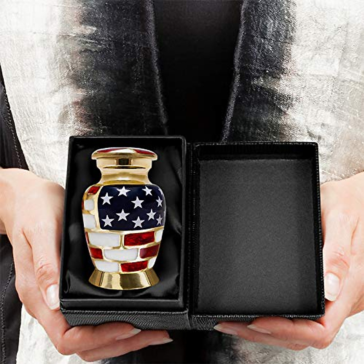 Trupoint Memorials Cremation Urns for Human Ashes - Decorative Urns, Urns for Human Ashes Female & Male, Urns for Ashes Adult Female, Funeral Urns - American Flag Classic, 1 Small Keepsake