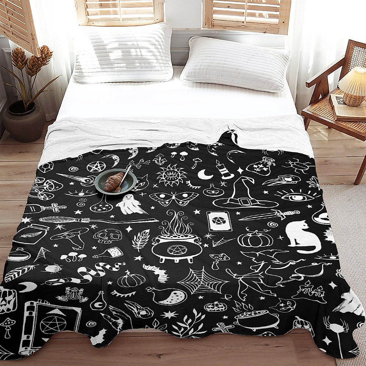 Halloween Blanket Ghost Spooky Gifts for Girls Boys Kids-Super Soft Witch Flannel Blanket Pumpkin Comfy Throw Blanket Skull Decor Halloween Decoration for Room Couch Sofa Men Women-40 x50