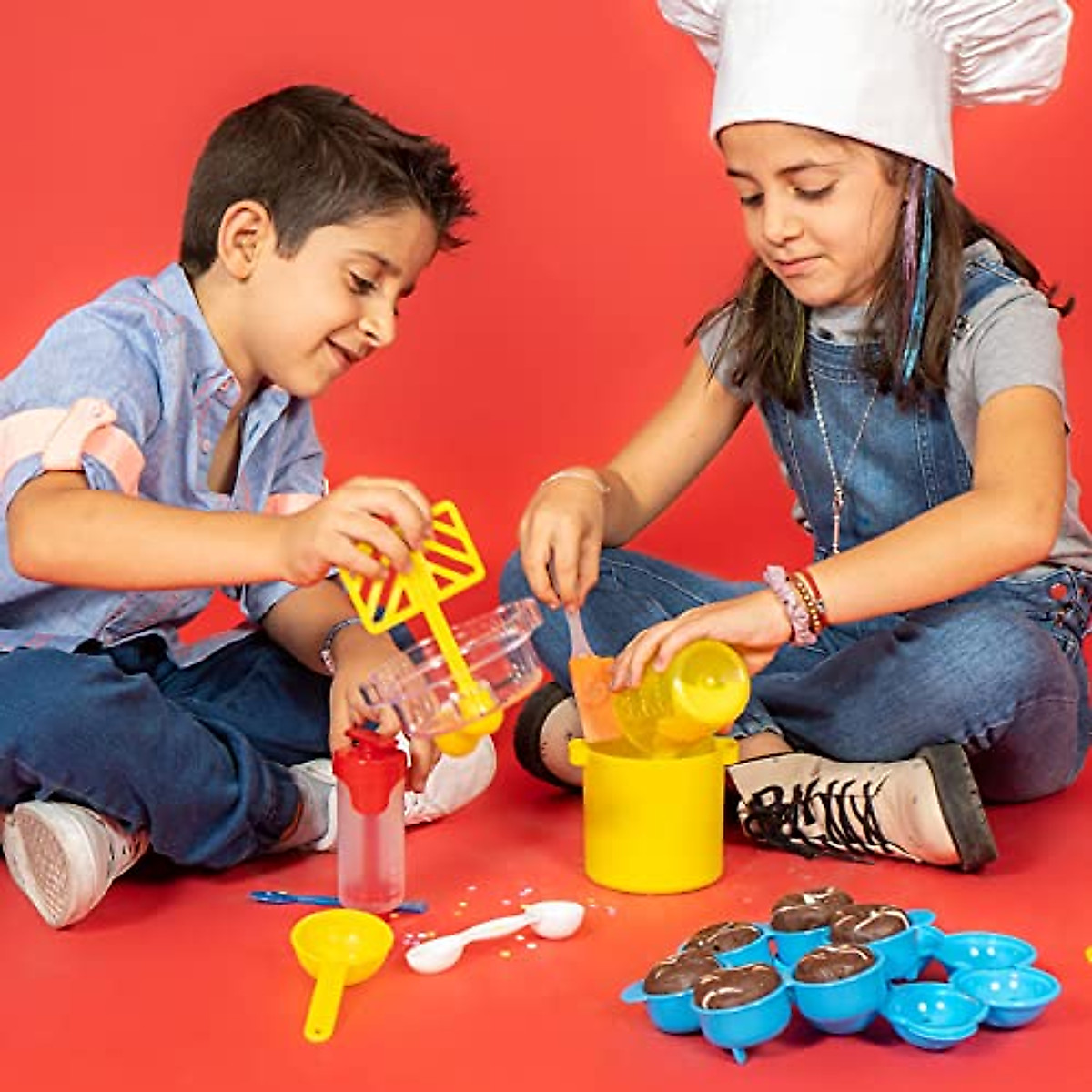 MI ALEGRIA MINI DONUTS FACTORY SET. MAKE AND DECORATE REAL MINI DONUTS. SET INCLUDES 11 PIECES