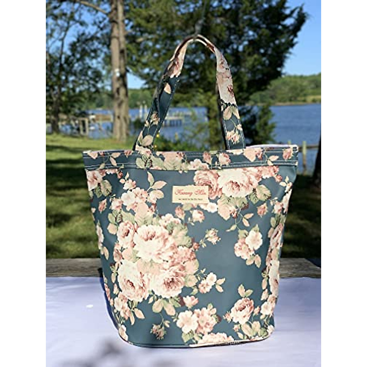 Kwang Min Floral Penoy Beach Shower Mesh Caddy Toiletry,Air Dry,Water Proof Fabric,Light,Easy to Clean,Ideal Gift Organizer for Water Toys,Marina Shower,Grocery Seafood Carrier (Navy Penoy), Medium