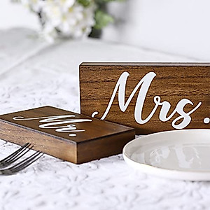 BAYSBAI Mr and Mrs Sign, Mr & Mrs Sign for Wedding Table, Freestanding Wooden Wedding Wooden Letters, Home, Anniversary, Wedding, Valentine’s Day Decoration, Bridal Shower or Engagement Gift