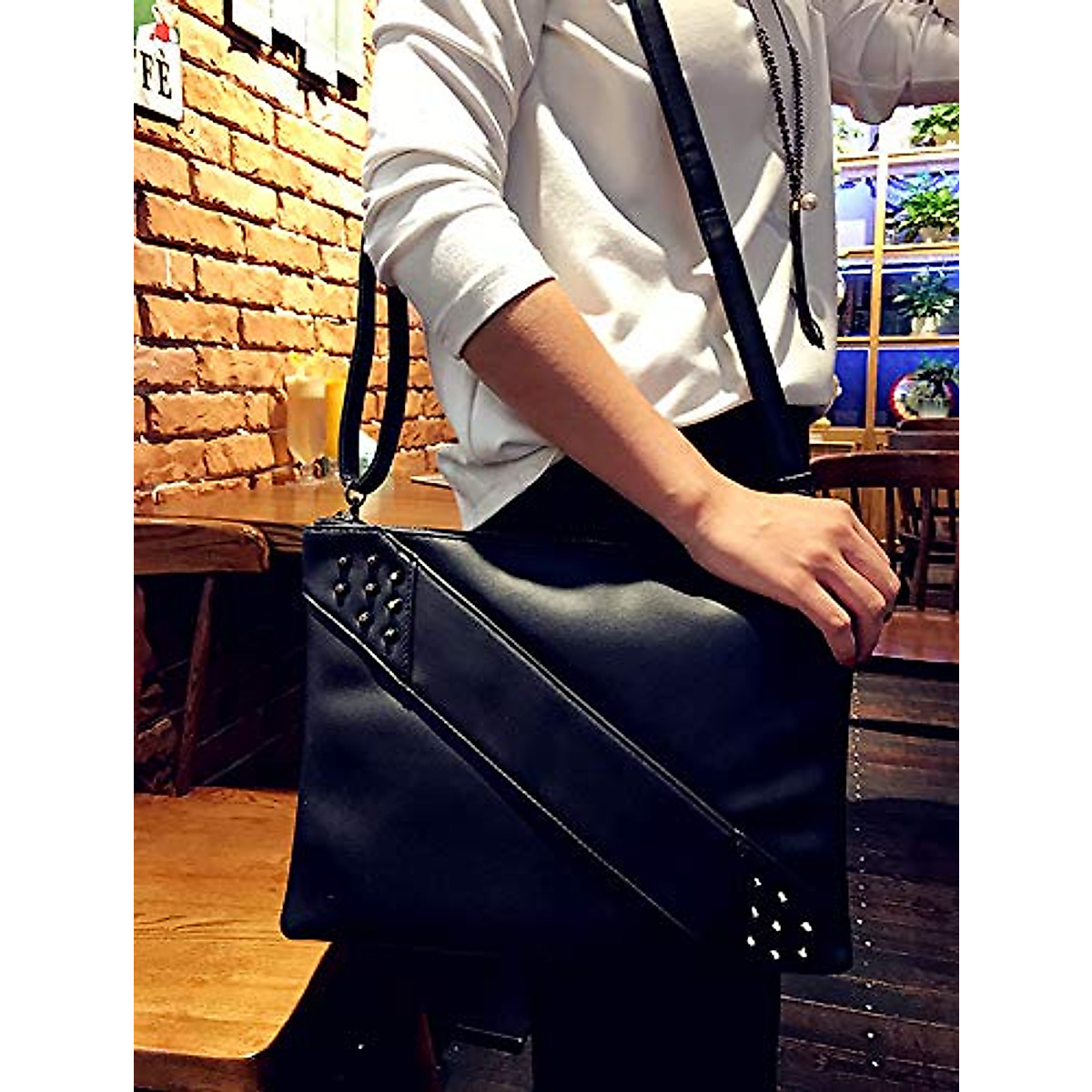 NIGEDU Fashion Women Clutches Rivet PU Leather Crossbody Bag Envelope Clutch Purse with Hand Strap (Black)