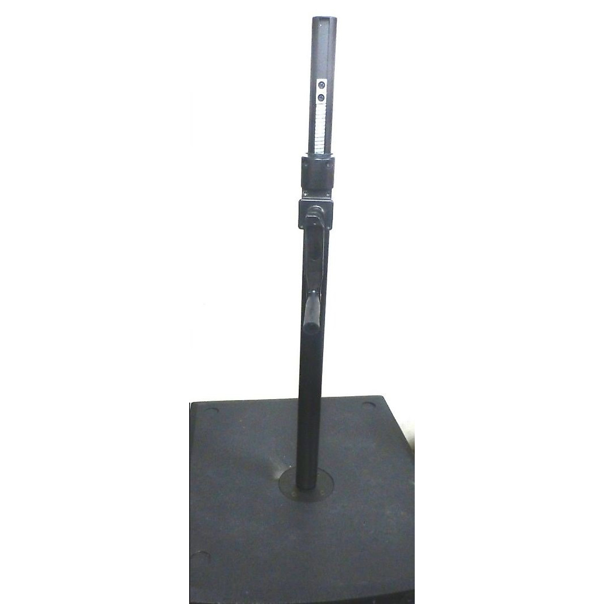 One (1) Pair LASE 101 Speaker Sub Pole Mount Crank System with folding hand crank.