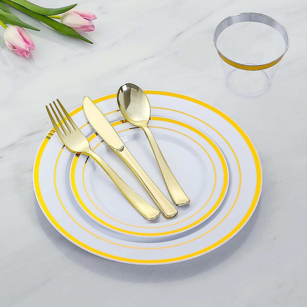 600 Pieces Gold Plastic Dinnerware for 100 Guests, Disposable Plastic Plates for Party Wedding Birthday, Includes 100 Dinner Plates, 100 Salad Plates, 100 Spoons, 100 Forks, 100 Knives, 100 Cups