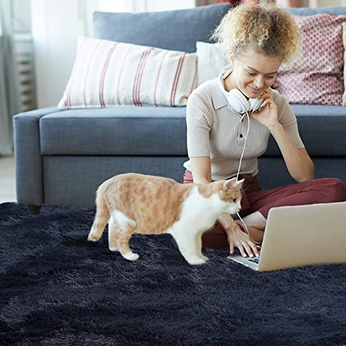 Fashionwu Shag Rug Plush Small Shaggy Rugs Soft Area Rug for Bedroom Fluffy Area Rug Non-Slip Furry Plush Rugs Modern Accent Rug for Indoor Bedroom Living Room, Navy, 2 x 3