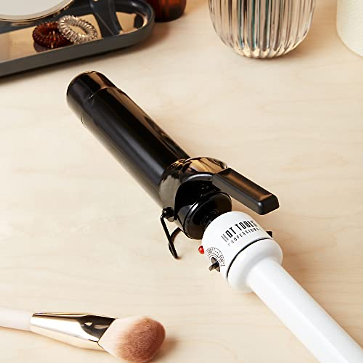 Hot Tools Pro Artist Nano Ceramic Curling Iron/Wand | For Smooth, Shiny Hair (1-1/2” in)