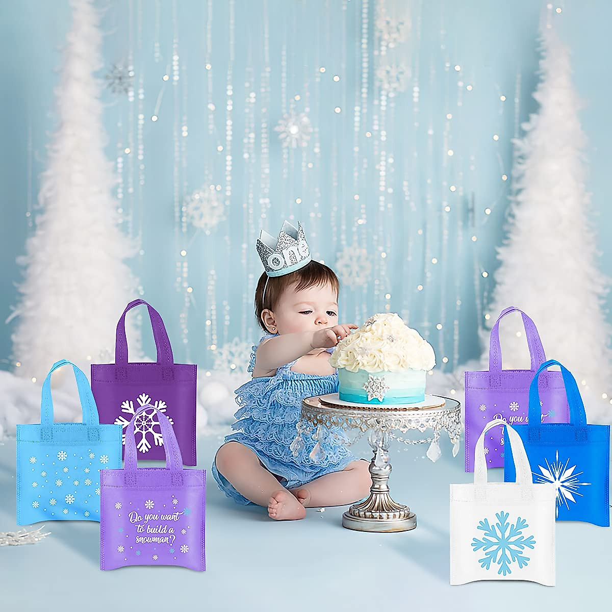20Pcs Snowflake Party Favors Bag, Winter Frozen Non-Woven Candy Treat Bags, Winter Theme Goodie Gifts Tote Bags for Kids Snowflake Holiday Party Winter Wonderland Birthday Baby Shower Party Supplies