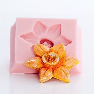 Daffodil Flower Silicone Mold Food Safe Fondant, Chocolate, Candy, Resin, Polymer Clay, Jewelry, Craft Mold. Flexible and easy to use.