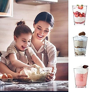 Monrocco 50 Pack 5 oz Plastic Dessert Cups with Lids and Spoons, Mini Parfait Cups with Lids Appetizer Cups for Party, Clear Mini Dessert Cups with Spoons Yogurt Dessert Shooter Cups for Pudding