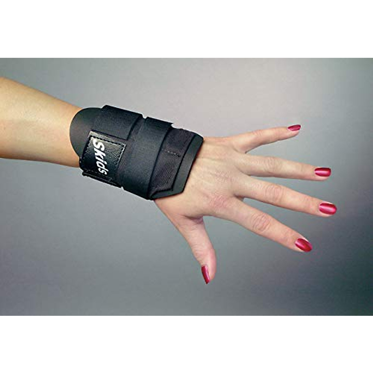 Tandem Sports Skids Wrist Wrap Support - Medium - Volleyball Wrist Strap - Injury Prevention and Rehabilitation for Carpal Tunnel Syndrome - Wrist Guard for Gymnastics, Diving & Exercise - 1 Wrap
