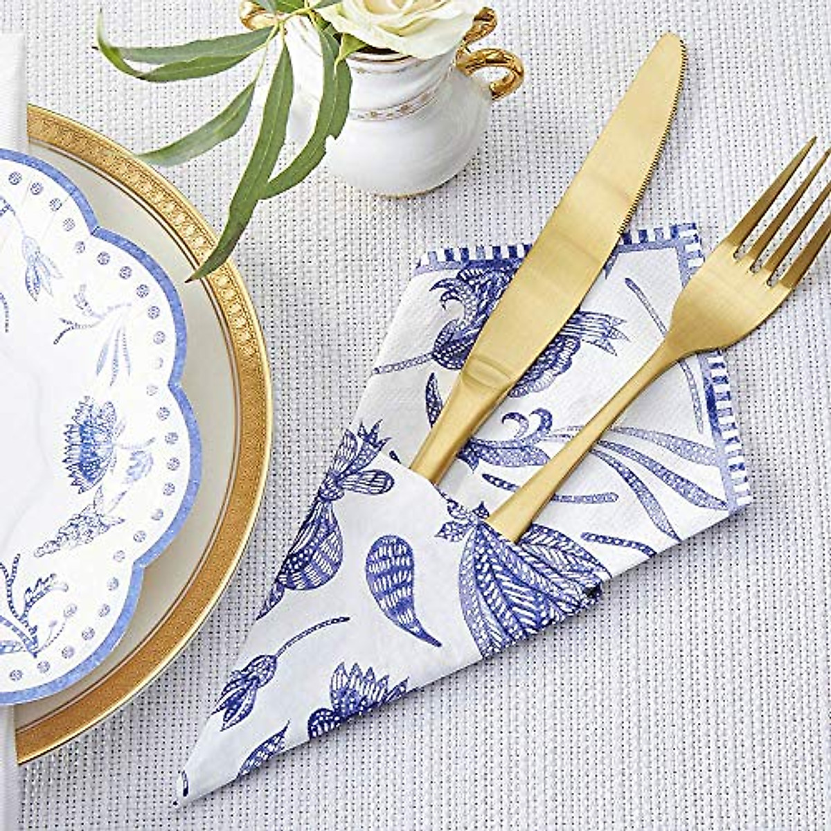 Kate Aspen Blue Willow Wedding Napkins, Thick Decorative Dinner Napkins, Luncheon Serveware, Perfect for Wedding Reception Or Bridal Shower