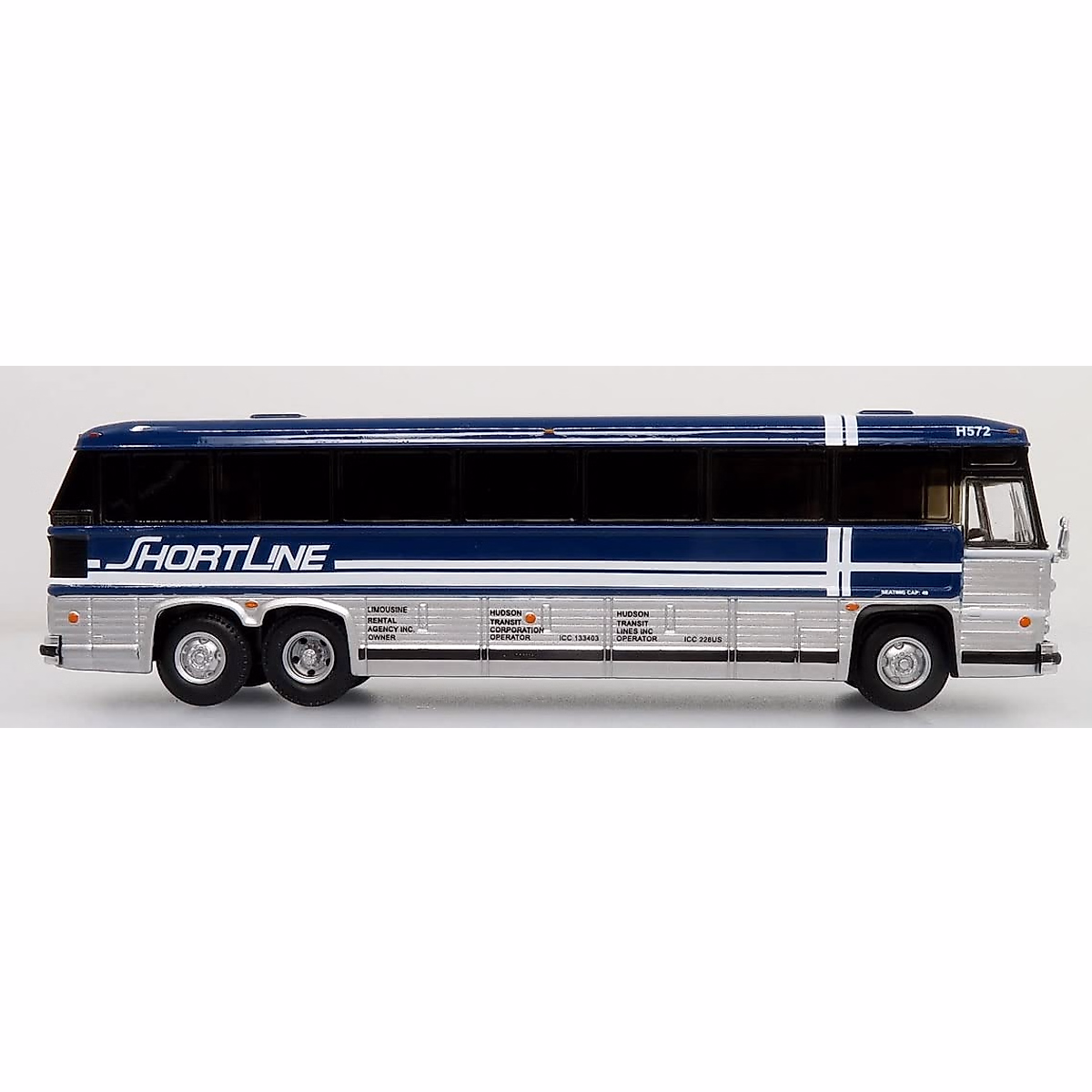 MCI MC9 Coach Diecast Bus Short Line,New York.1:87-HO Scale Iconic Replicas New in The Box,Green