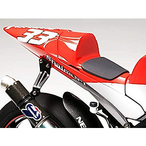 Tamiya – 14100 Yamaha YZR M1 2004 1/12