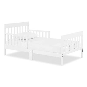 Dream On Me Finn Toddler Bed in White, Greenguard Gold and JPMA Certified, Non-Toxic Finish, Made of Sustainable New Zealand Pinewood, Wooden Nursery Furniture