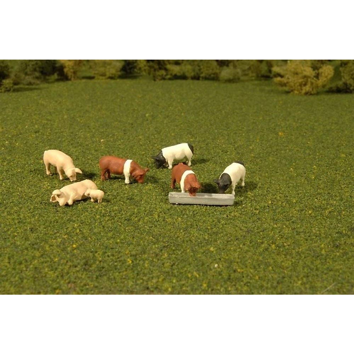 Bachmann Trains 33168 Scene Scapes Figures - Pigs (7Pcs/pack) - O Scale, Prototypical Colors