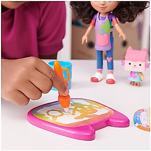 Gabby’s Dollhouse, Gabby Deluxe Craft Dolls and Accessories with Water Pad and Water Brush Pen, Kids Toys for Girls and Boys Ages 3 and up