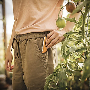 Fiskars Folding Knife for Produce Harvesting, Foldable Gardening Hand Tool with Ergonomic Design
