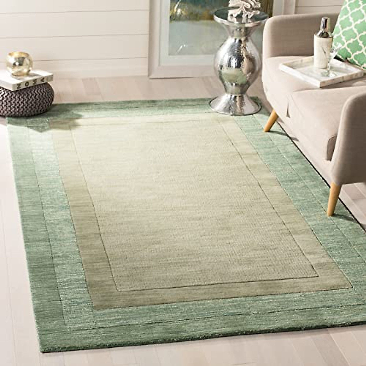 SAFAVIEH Impressions Collection 7'6" x 9'6" Green / Beige IM821D Handmade Premium Wool Area Rug
