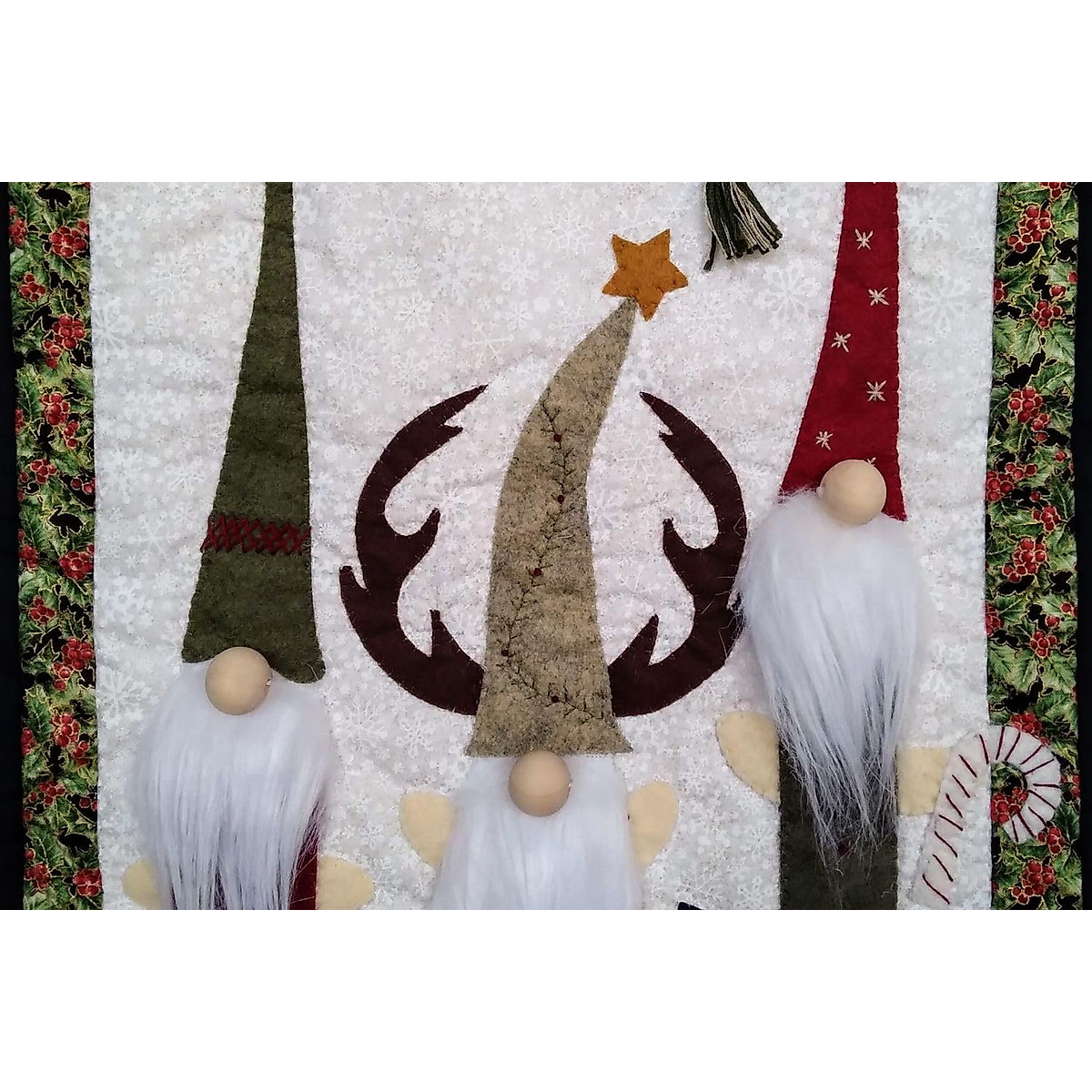 Wall Quilt Kit by Rachel's of Greenfield, Gnomes Wall Quilt Kit 13"x15", Beginner Quilt Kit, Christmas Quilt Kit