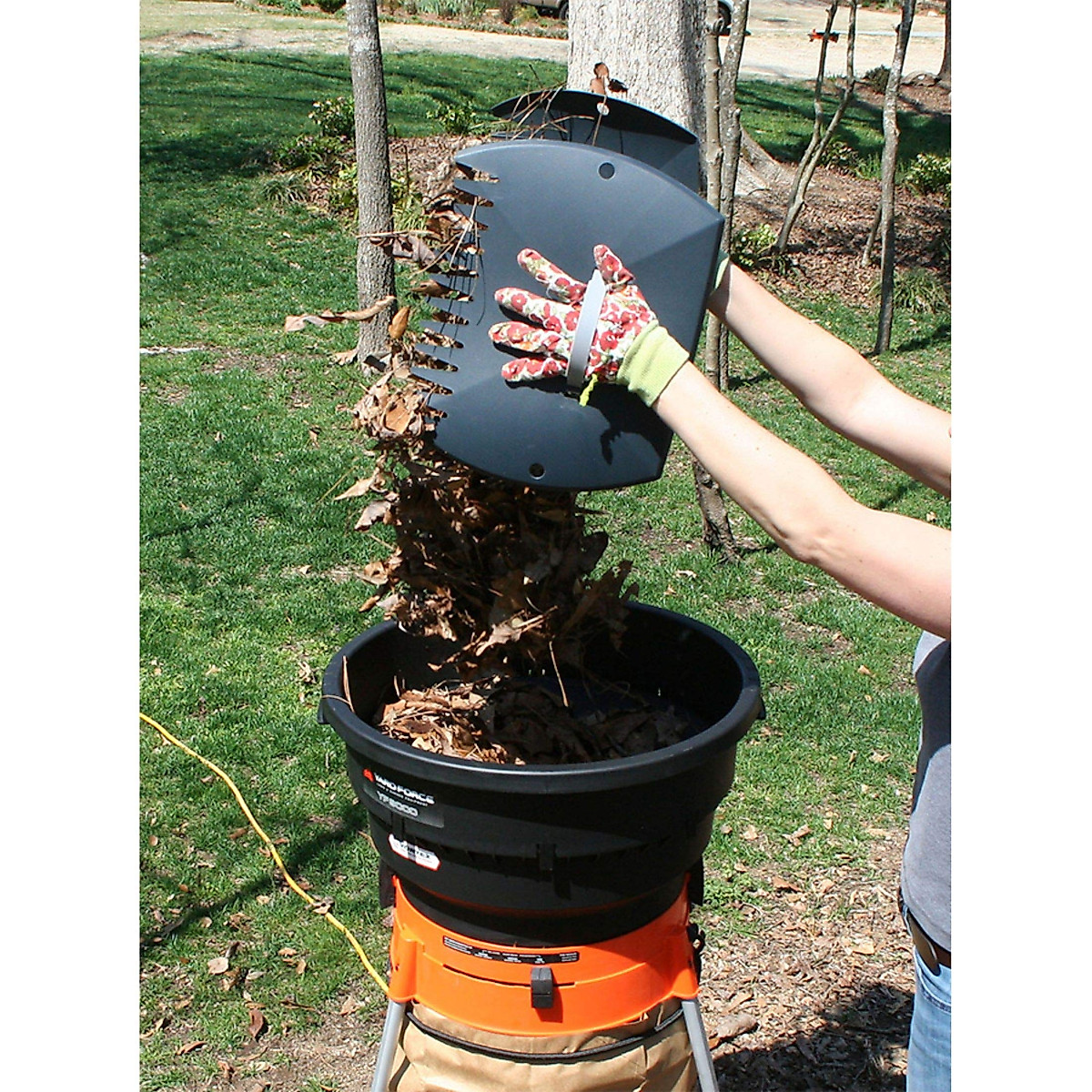 YardForce >HOT Summer Sale< YF8000 Electric Leaf Shredder with BONUS Accessory Kit