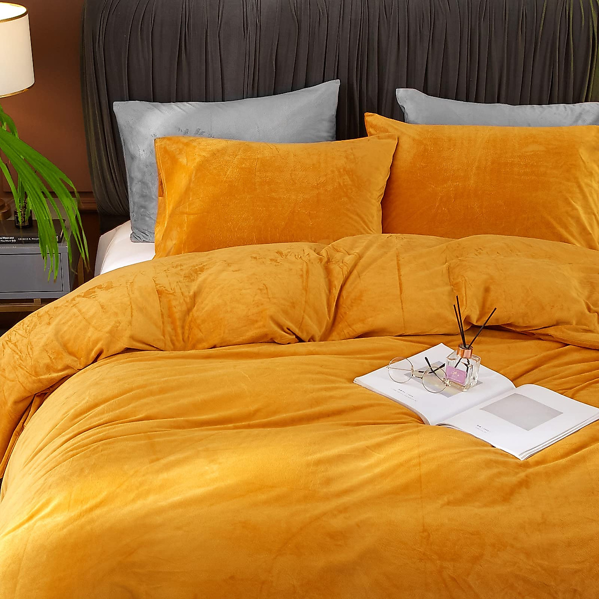 Ivellow Velvet Duvet Cover Queen Set Gold Velvet Duvet Cover Queen Velvet Comforter Cover 3Pcs Ultra Soft Duvet Cover Breathable Solid Luxury Flannel Velour Duvet Cover Zipper Closure Corner Tie