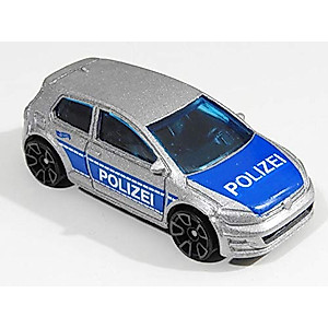 Hot Wheels Volkswagen Golf MK7 Vehicle 1:64 Scale Car, Gift for Collectors & Kids Ages 3 Years Old & Up