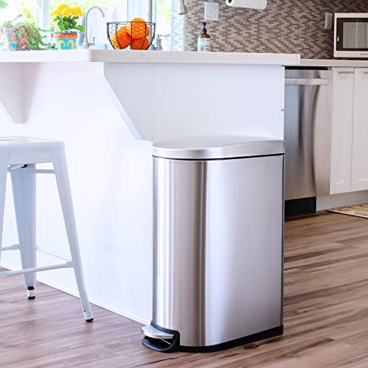 QUALIAZERO 10.6Gal Heavy Duty Hands-Free Stainless Steel Office/Kitchen Step Trash Can, Fingerprint-Resistant Soft Close Lid Trashcan, 40L / 10.6 GAL