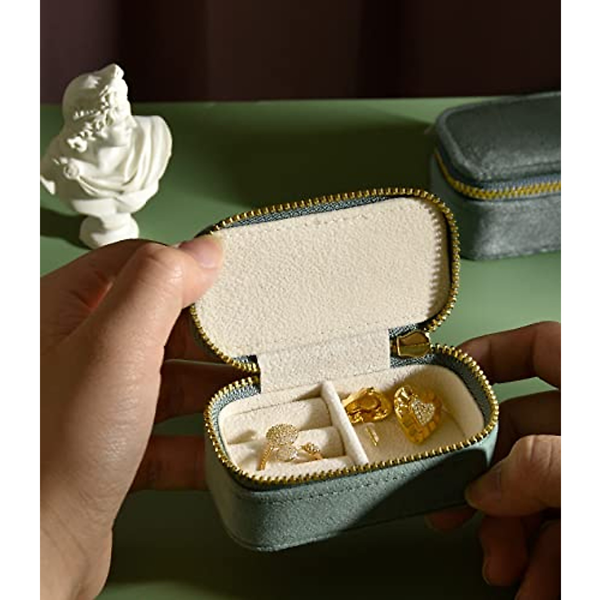 TAIMY Mini Jewelry Travel Case, Velvet Small Travel Jewelry Box, Portable Jewelry Travel Organizer Box for Rings Earrings Necklaces, Gifts for Women Girls(Green Emerald)