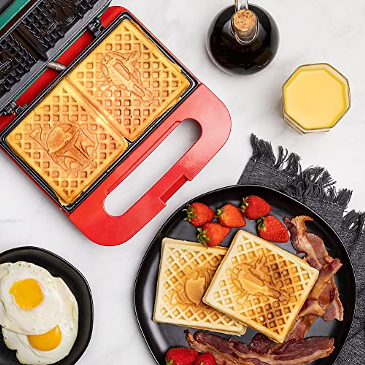Uncanny Brands WM2-SRW-BBF Star Wars Boba Fett Double-Square Waffle Maker, 9" x 9", Green