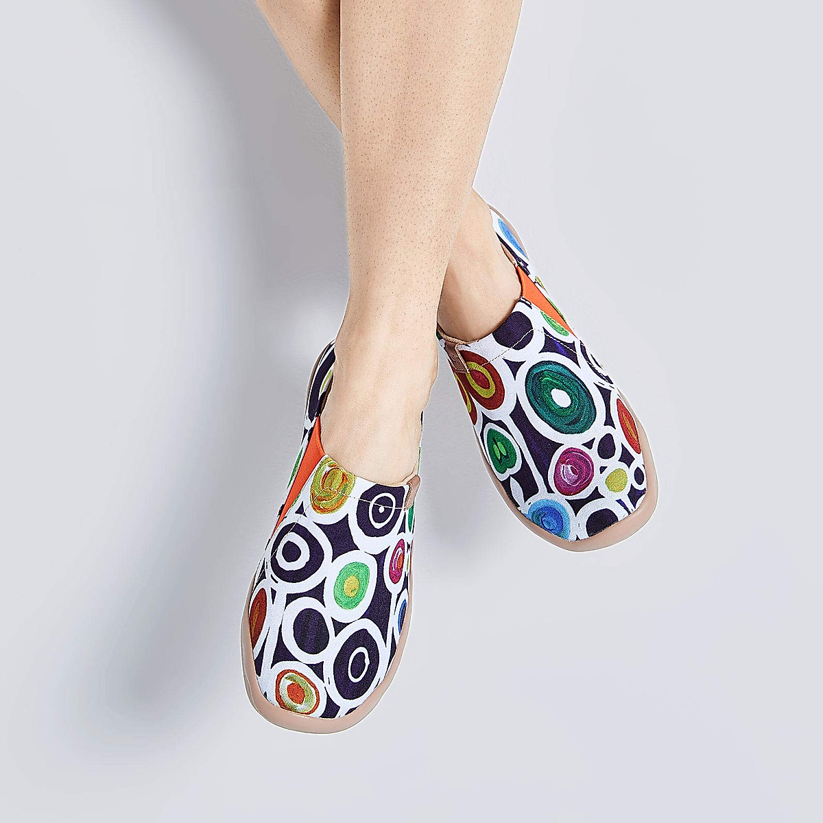 UIN Women's Lightweight Slip Ons Sneakers Walking Flats Casual Flower Art Painted Travel Shoes Oopsie Daisy (40)