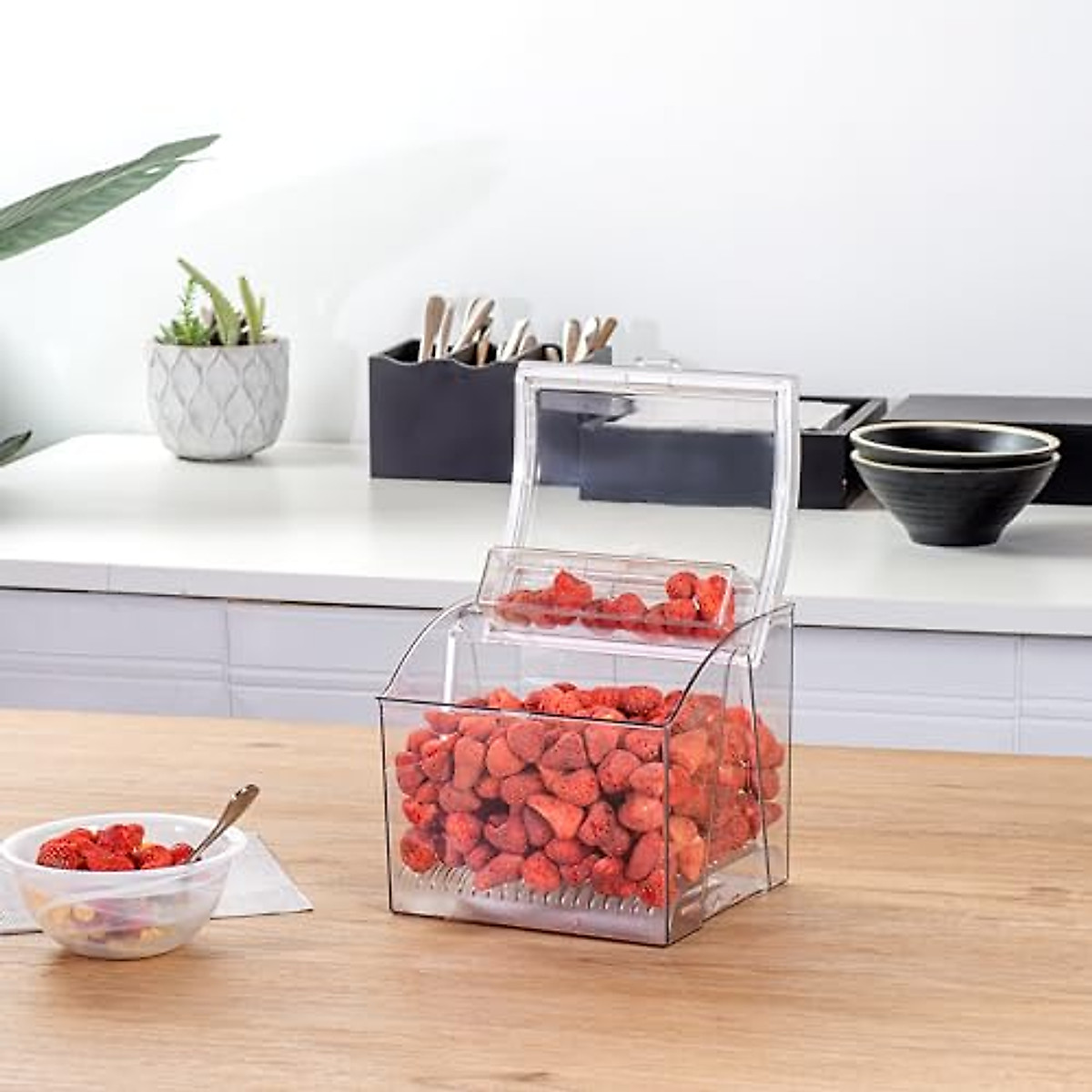 Restaurantware Met Lux 1.6 Gallon Food Storage Container, 1 Airtight Treat Box - With Scoop, Holds Up To 25 Cups, Clear Plastic Cereal Container With Lid, For Kitchen Or Pantry Organization