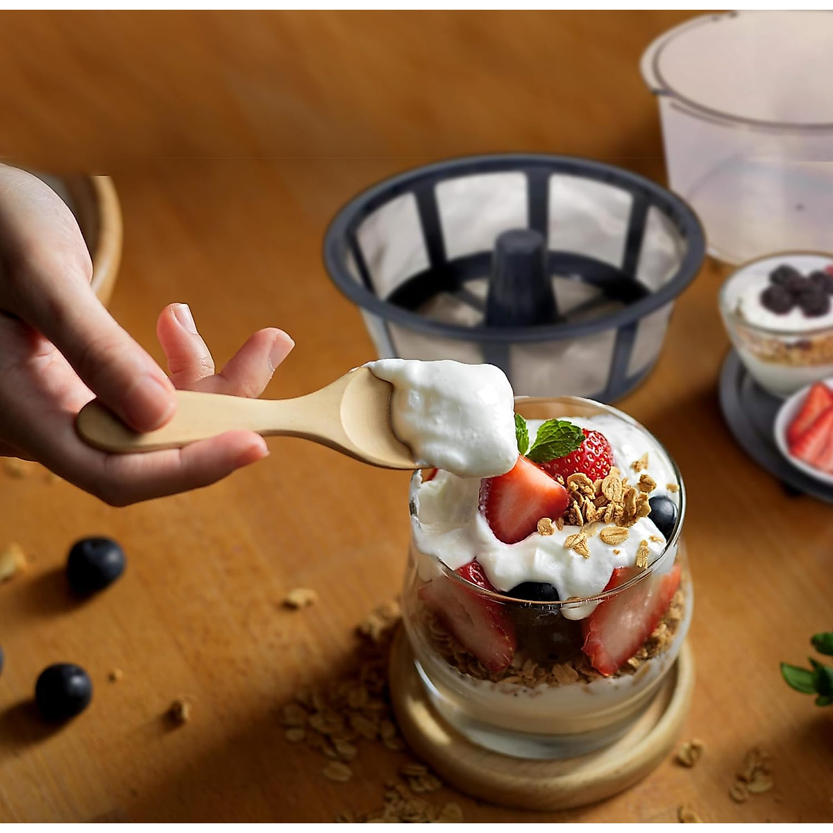 Euro Cuisine Greek Yogurt Maker with Premium Stainless Steel Yogurt Strainer Kit, Makes 8 Cups of Greek Yogurt in Hours