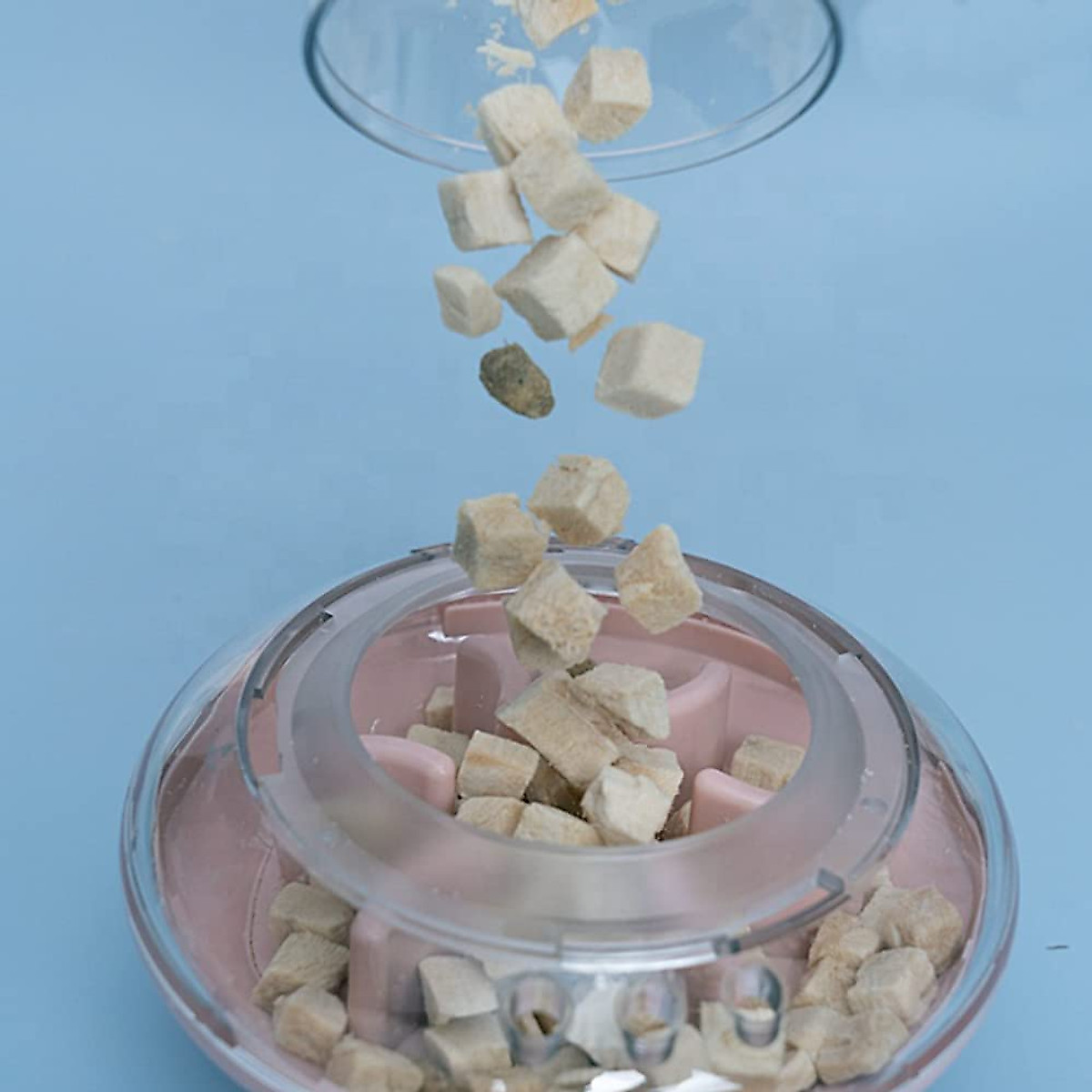 POSHIRAE Interactive Treat Dispensing Dog Toys, UFO Shaped Dog Interactive Toys for Boredom, Rotating Food Puzzle for Dogs and Puppies, Dog Enrichment Toys and Treat Dispenser for Pets (Green)