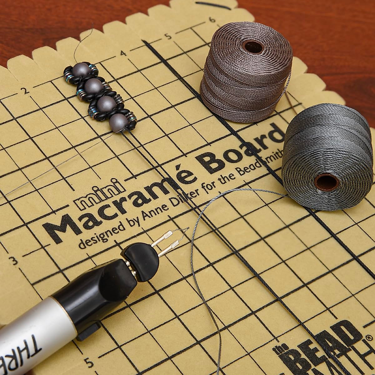 The Beadsmith Thread Zap, Thread Burner, 5.25 inches, Push Button, Battery Operated (1xAA), Trim, Burn and Melt Thread with one Touch, Ideal for Finishing Bead Weaving and stringing Projects