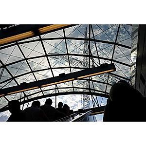 Sony FE 35mm F1.8 Large Aperture Prime Lens (SEL35F18F)