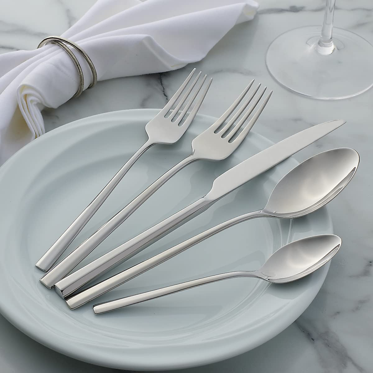 Oneida B1044020Al21 Karlek 20 Piece Everyday Flatware Set, Service For 4