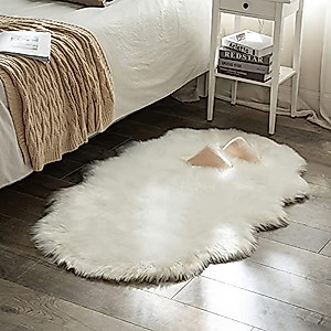 MIULEE Luxury Super Soft Fluffy Area Rug Faux Fur Sheepskin Rug Decorative Plush Shaggy Carpet for Christmas Decor Bedside Sofa Floor Nursery 3 x 5 Feet, White