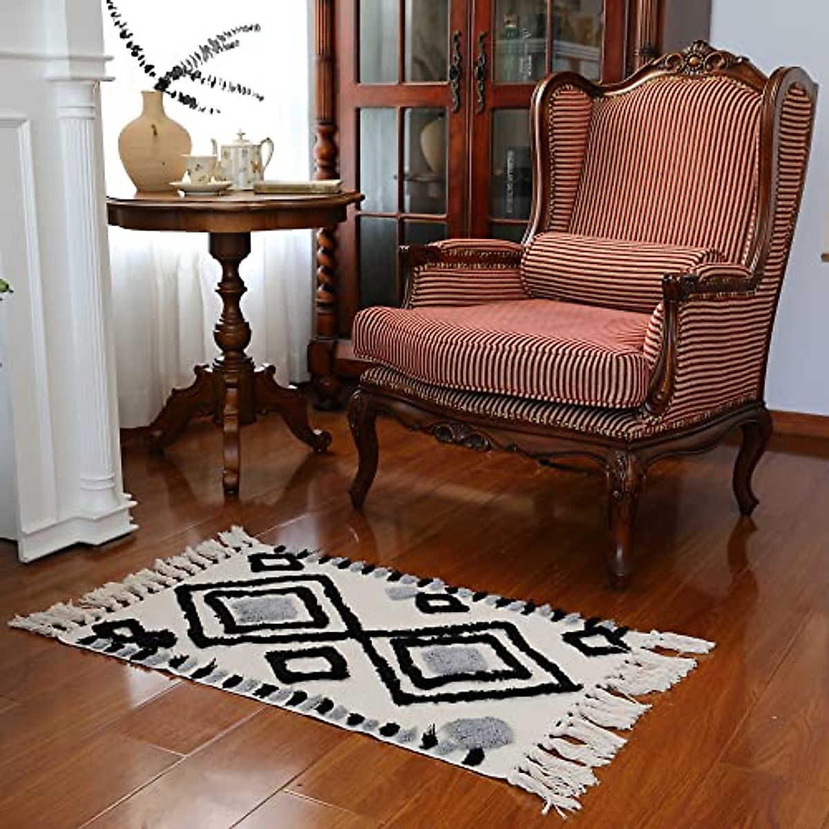 Snugtown Geometric Boho Tufted Area Rug, Diamond Pattern Farmhouse Floor Mat with Tassel for Kitchen Laundry Doorway Bedroom, Black Ivory, 2' x 3'